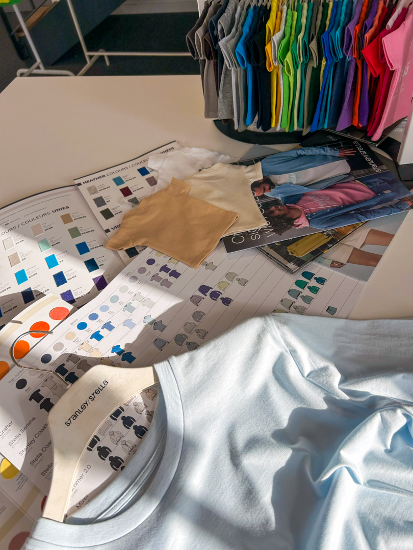 L'impact des couleurs dans la personnalisation textile